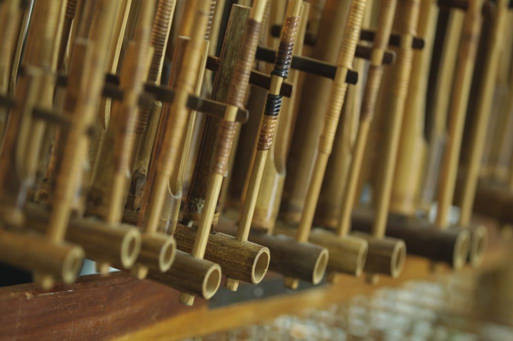 Liburan ke Bandung, Yuk Main Angklung di Saung Angklung Udjo! - Where ...