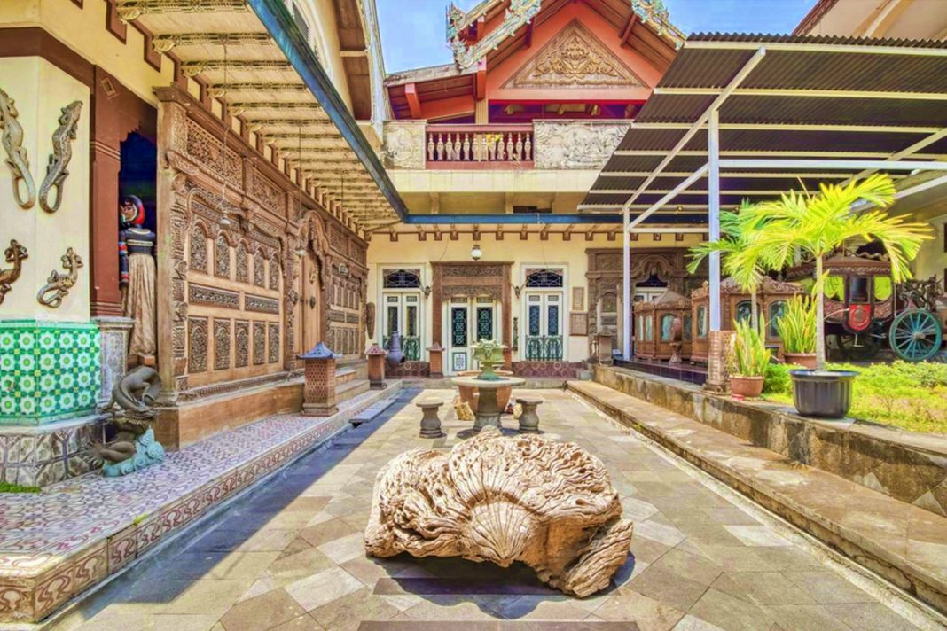 Berburu Foto Unik di Rumah Pesik, Yogyakarta - Where Your Journey Begins