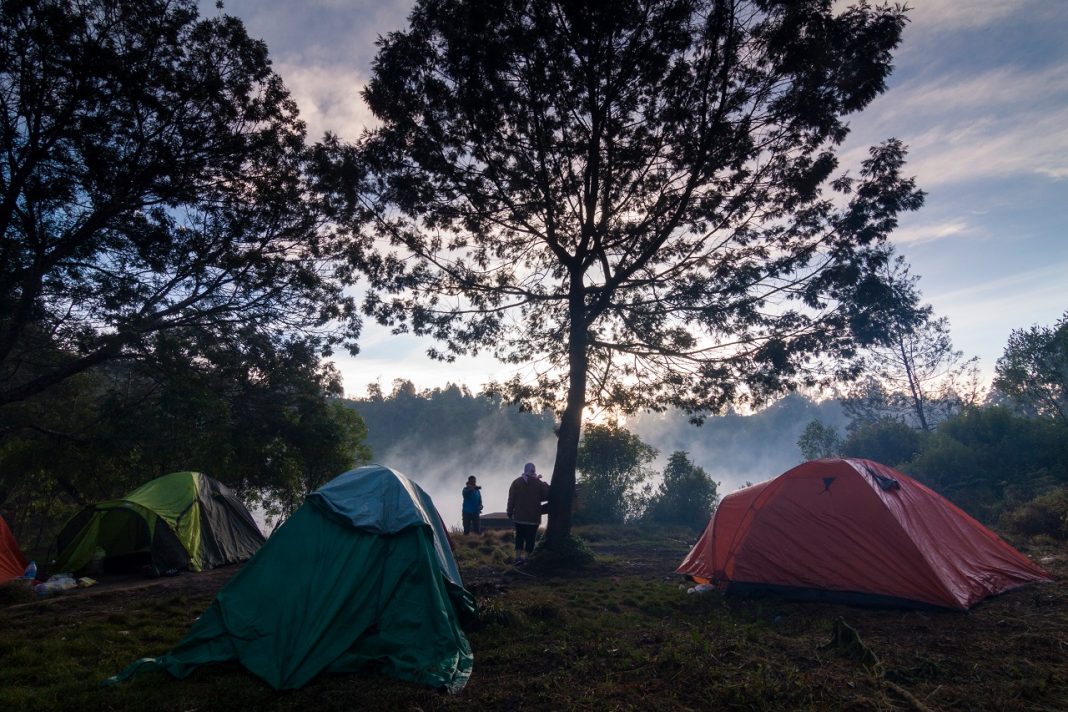 Lupakan Ranu Kumbolo yang Ramai, Berkemah Saja di Ranu Regulo yang ...