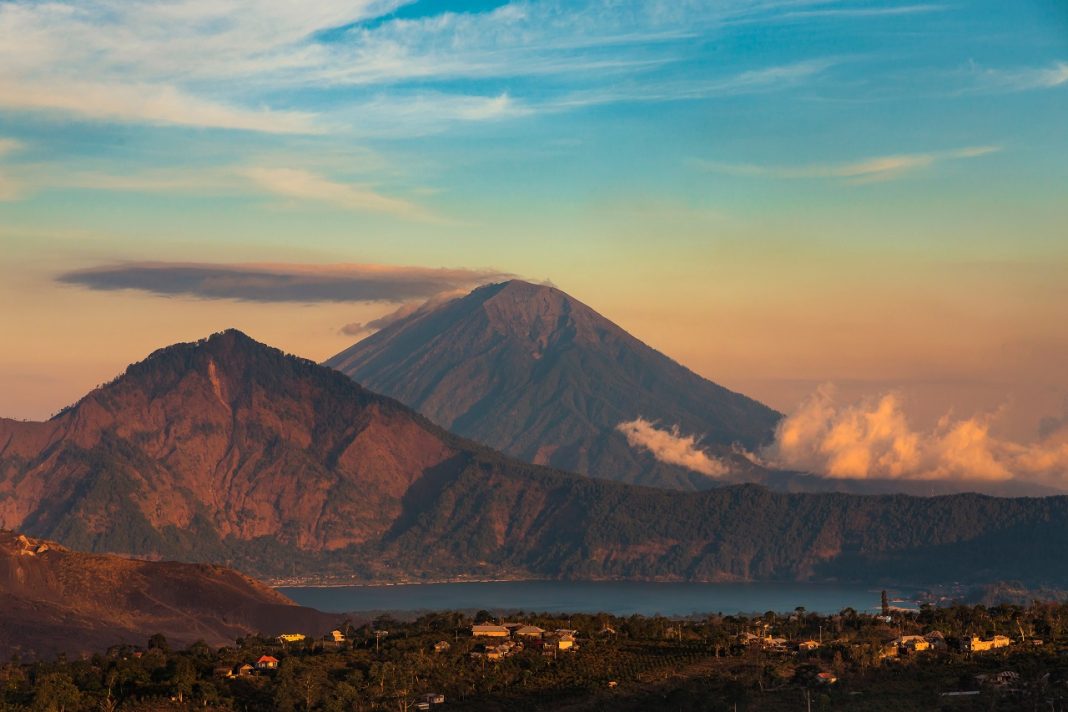 Gunung Abang, Puncak Tertinggi Ketiga di Bali yang Masih Jarang Didaki ...