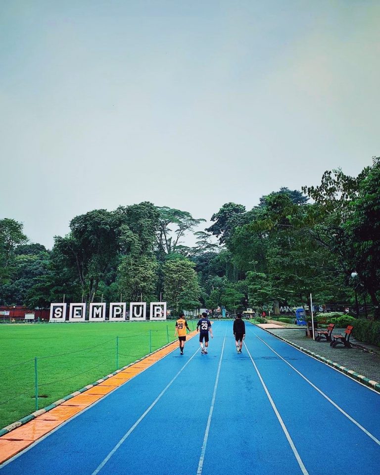 Cobain Yuk, Joging di Lintasan Lari Lapangan Sempur - Where Your ...