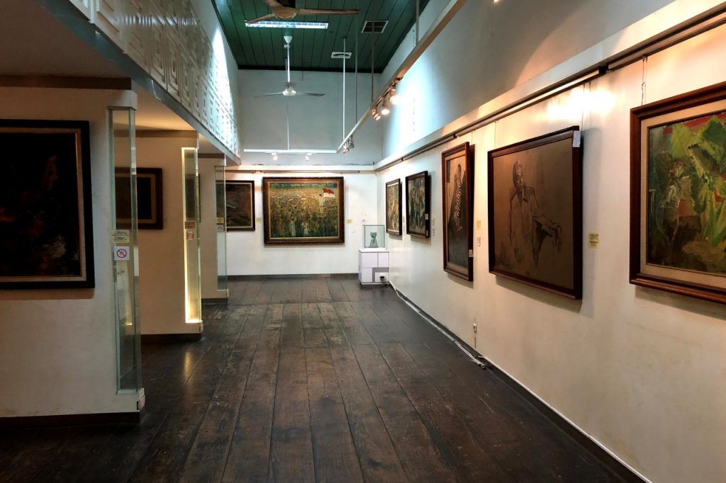 Menikmati Karya Seni di Museum Seni Rupa dan Keramik, Jakarta - Where ...