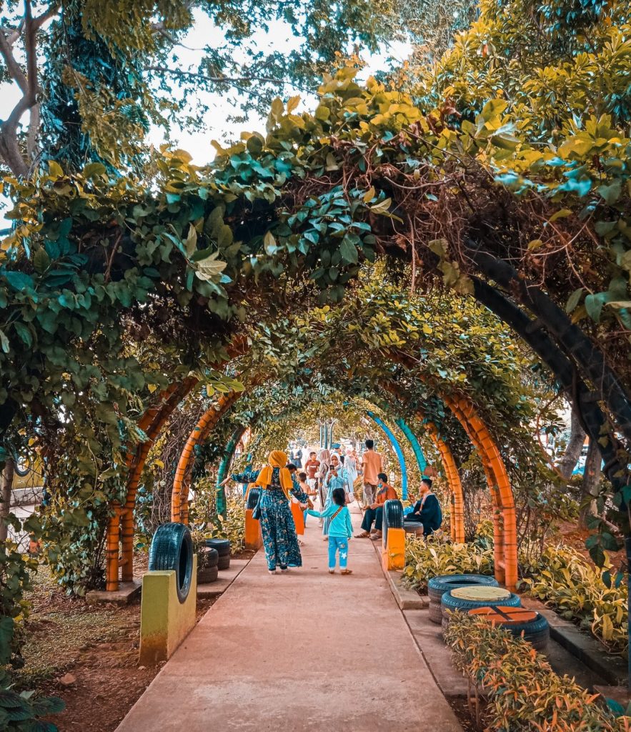 Serunya Joging di Taman Gajah Tunggal, Banyak Dekorasi Unik dari Ban ...