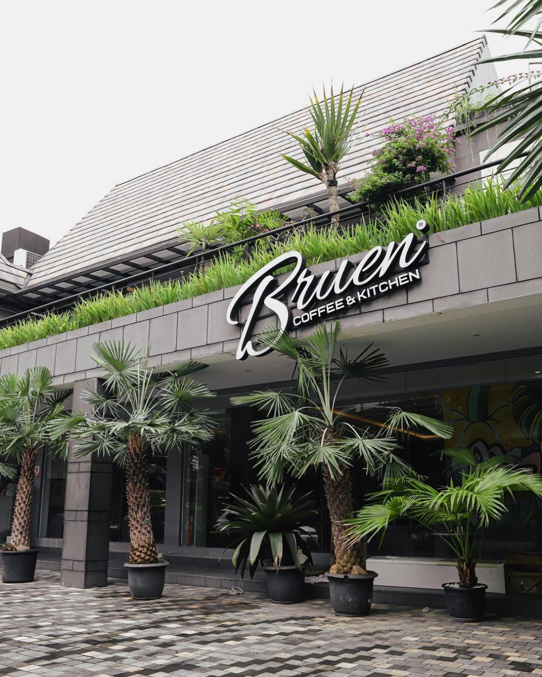 Bruen Coffee & Kitchen, Punya Rooftop Buat Nongkrong Seru Bareng Teman ...