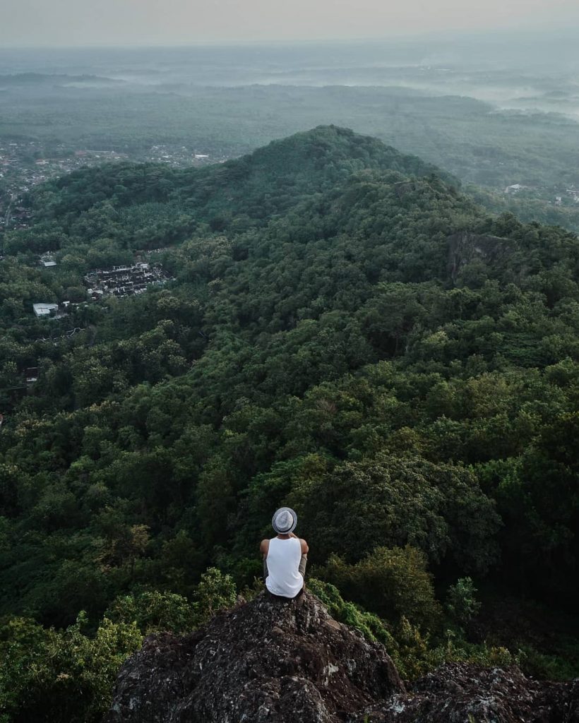 Menyaksikan Wonogiri dari Gunung Gandul - Where Your Journey Begins