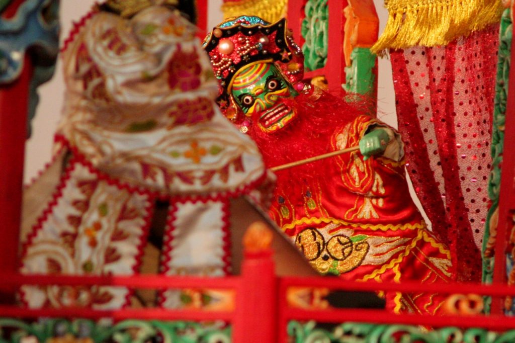 Mengenal Wayang Potehi, Seni Pertunjukan Asal Cina - Where Your Journey ...