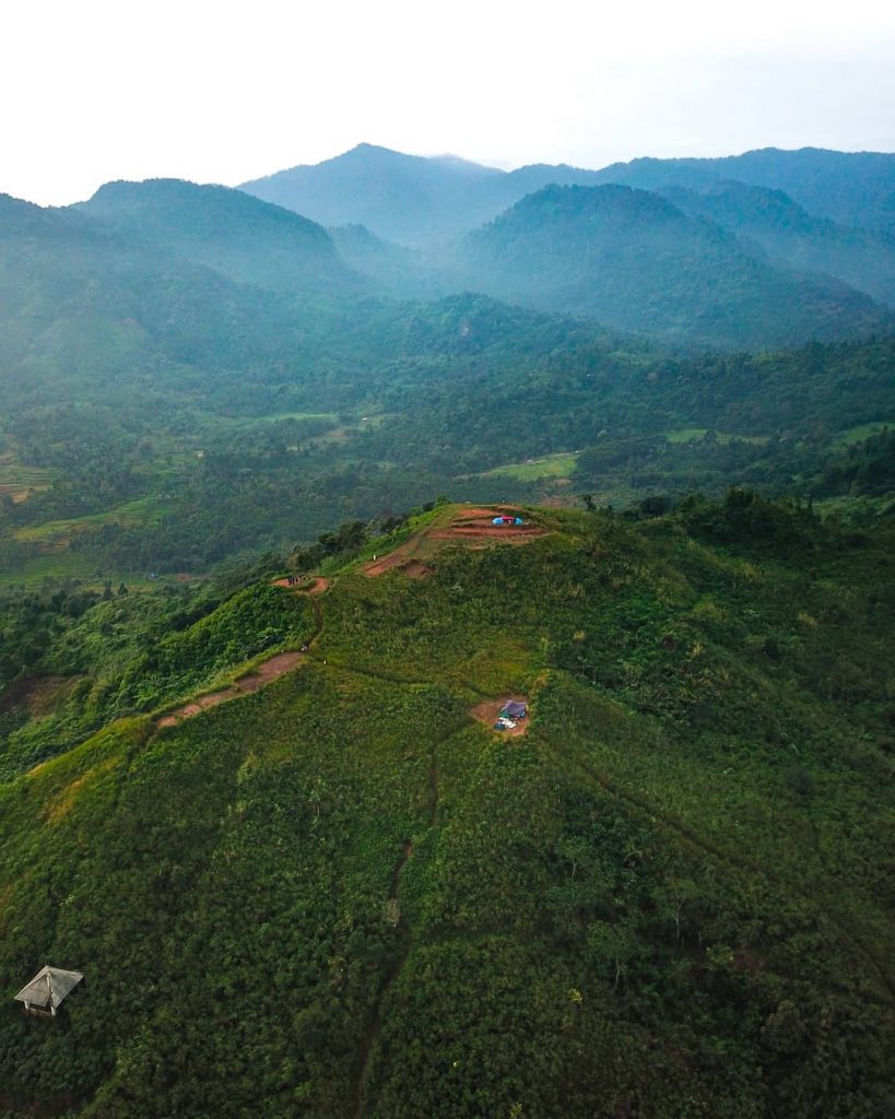 Hiking Tipis-tipis ke Puncak Palasari - Where Your Journey Begins