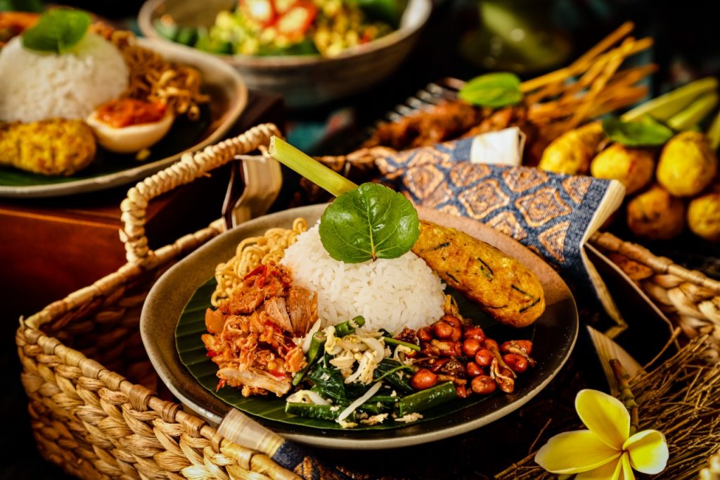 Belajar Masak Menu Tradisional Bali, Alternatif Kegiatan Seru Selain ...