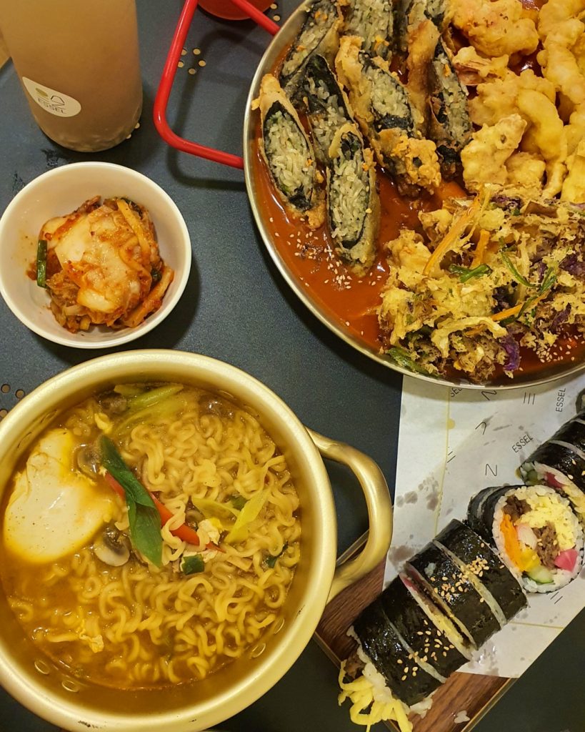 Essel, Tempat Makan Jajanan Korea Enak di Kelapa Gading - Where Your ...
