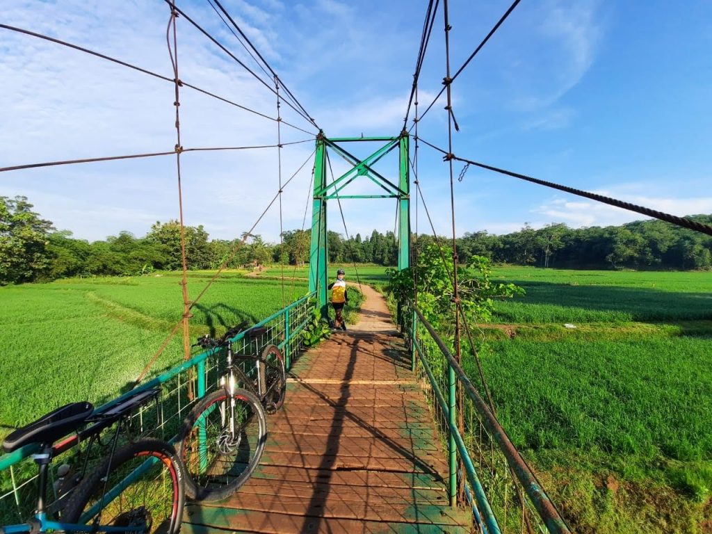 Gowes ke Sasak Mare, Jembatan Gantung Instagrammable di Bekasi - Where Your Journey Begins