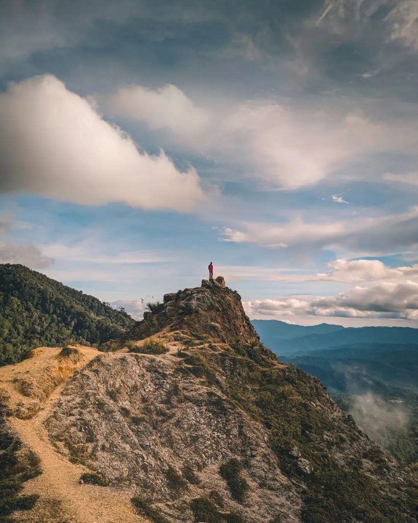 Pengin Naik Gunung Tanpa Camping? Coba Mendaki Gunung Ambang! - Where ...
