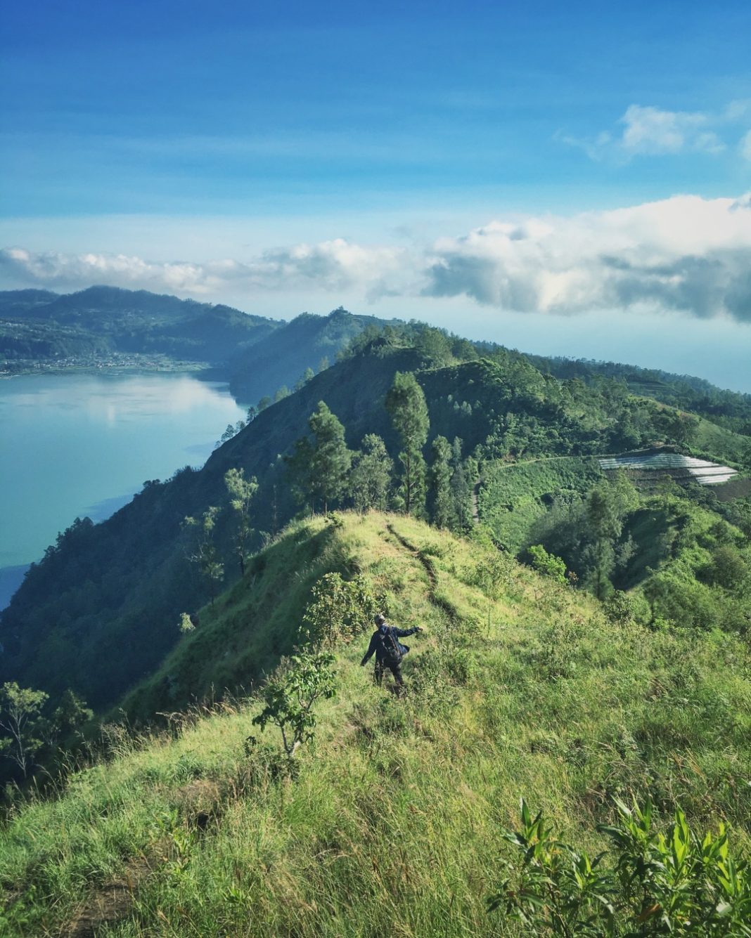 Menyaksikan Panorama 4 Gunung dari Bukit Trunyan - Where Your Journey ...