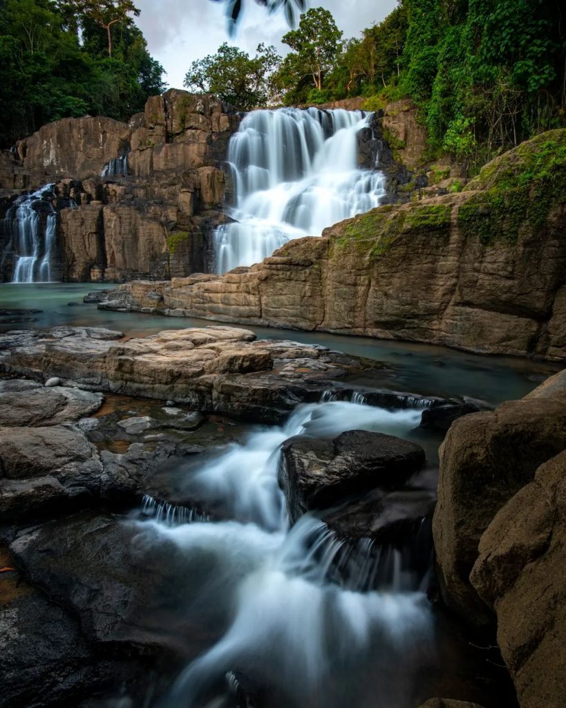 Bertualang ke Air Terjun Parangloe, Niagara Mini di Kabupaten Gowa ...