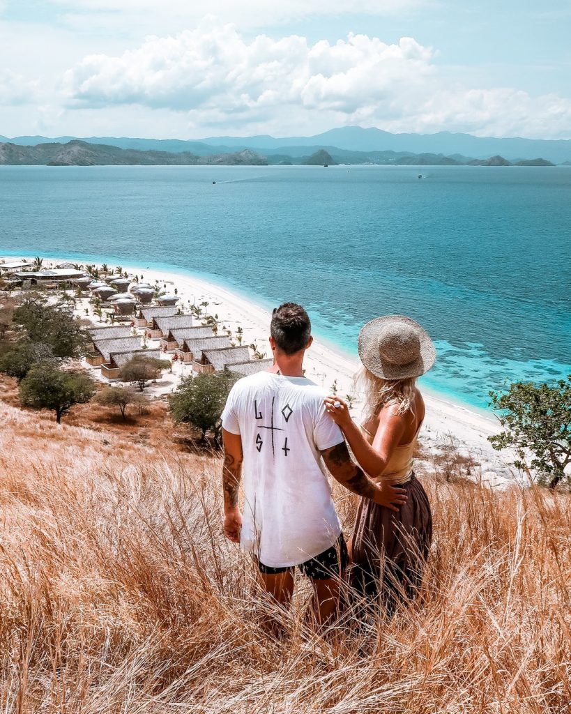Menikmati Sepotong Surga di Pulau Sabolon - Where Your Journey Begins