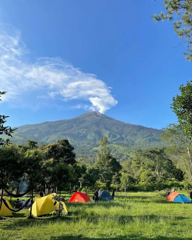 Camping Asyik di Bukit Krapyak dengan View Gunung Welirang - Where Your ...