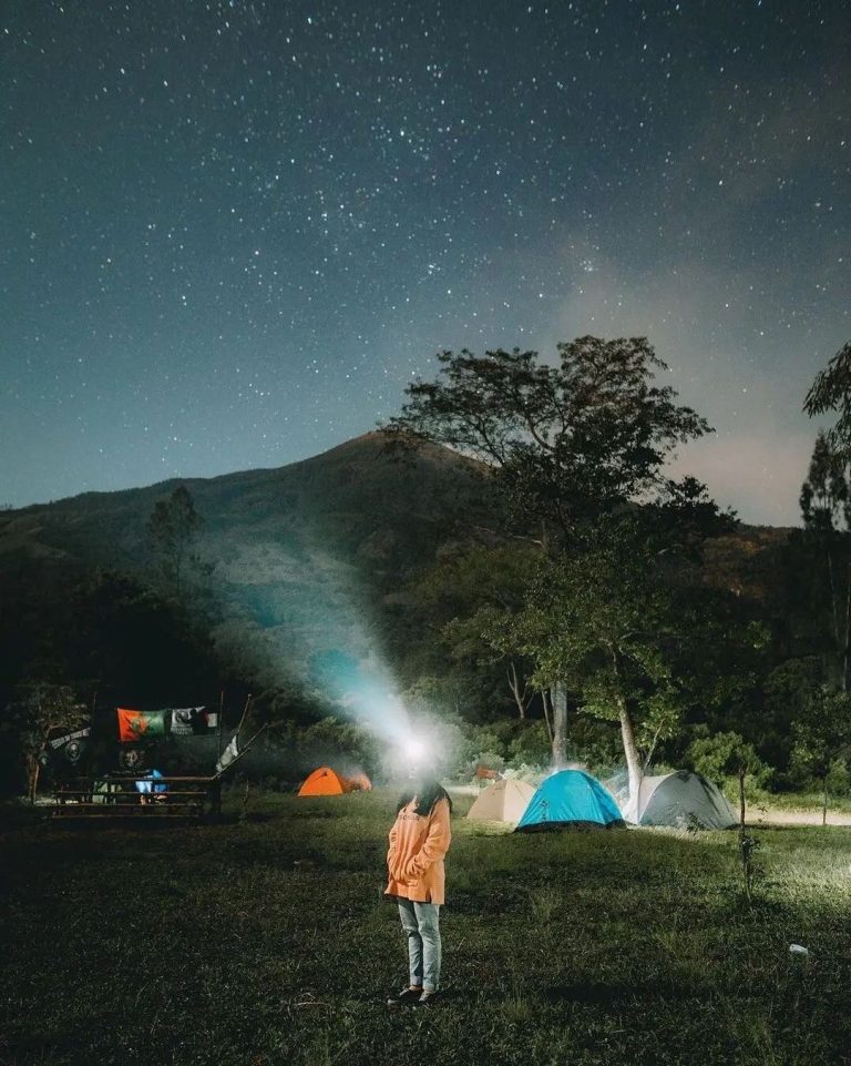 Camping Asyik di Bukit Krapyak dengan View Gunung Welirang - Where Your ...