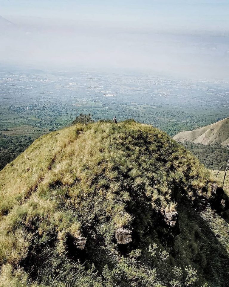 Mengejar Matahari Terbit di Gunung Lincing - Where Your Journey Begins
