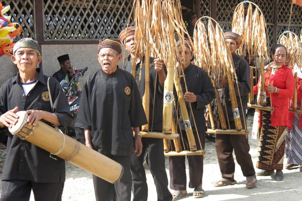 Menyambangi Kampung Adat Ciptagelar di Sukabumi - Where Your Journey Begins