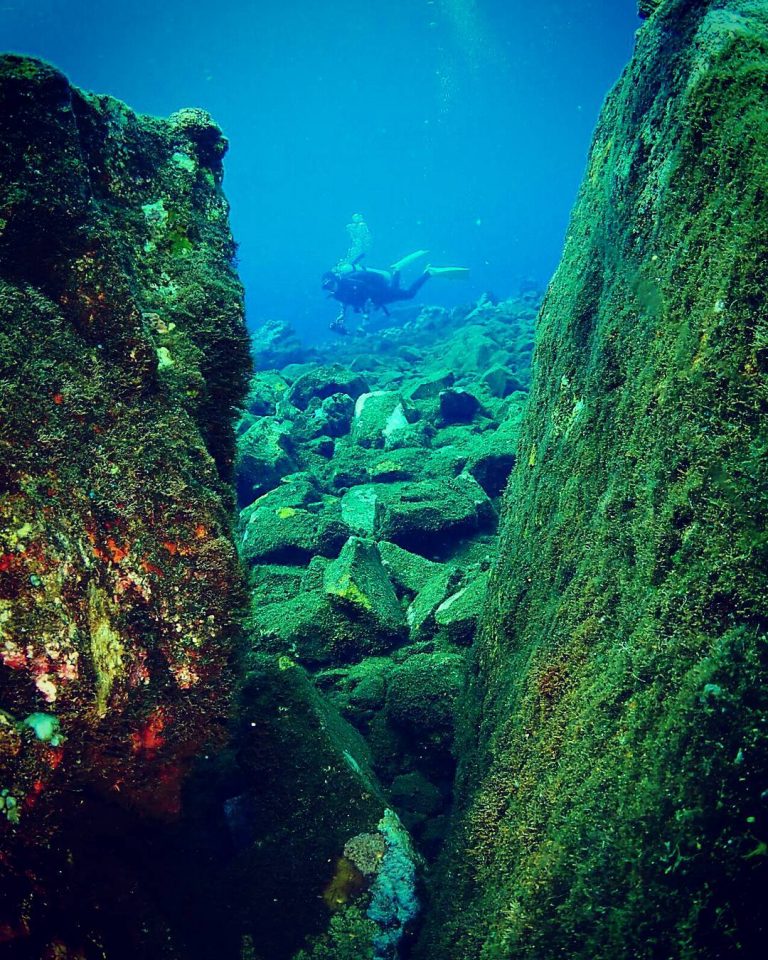 Pengalaman Diving Unik di Gunung Api Bawah Laut Banua Wuhu - Where Your Journey Begins