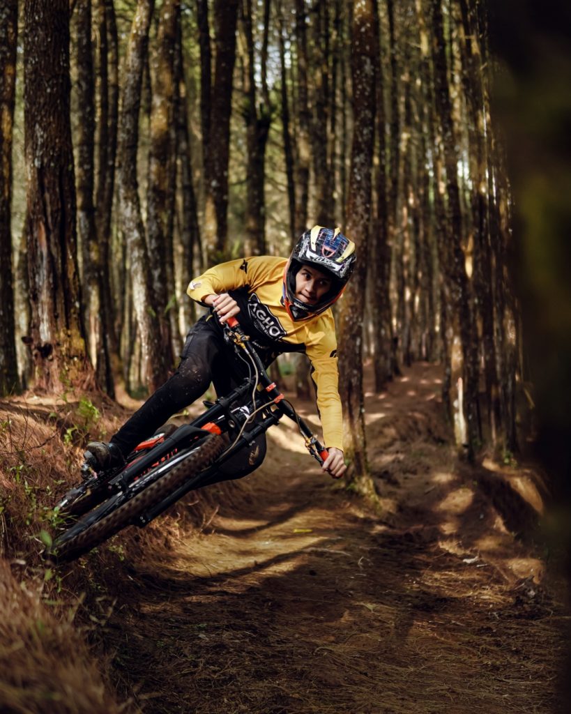 Latihan Sepeda Downhill untuk Pemula, Apa Saja yang Perlu Diperhatikan?