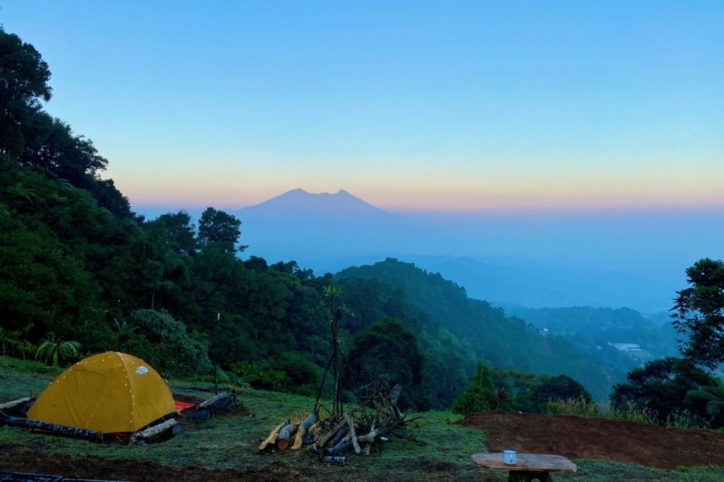 Filemon Camp, Spot Camping untuk Berburu Sunset di Bogor