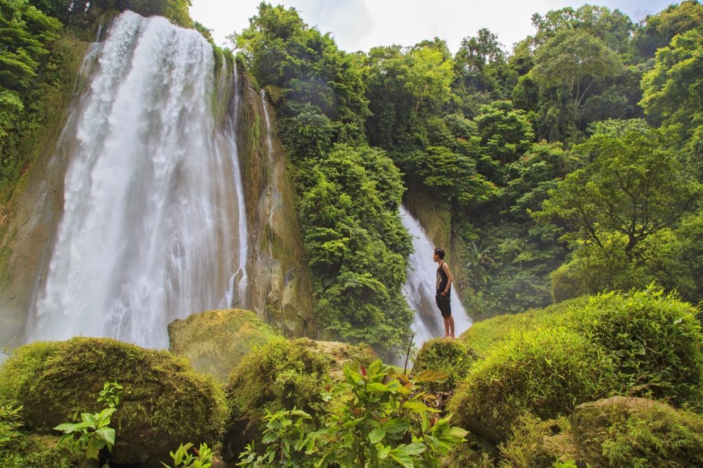 Pesona Curug Cikaso, Air Terjun Cantik di Sukabumi