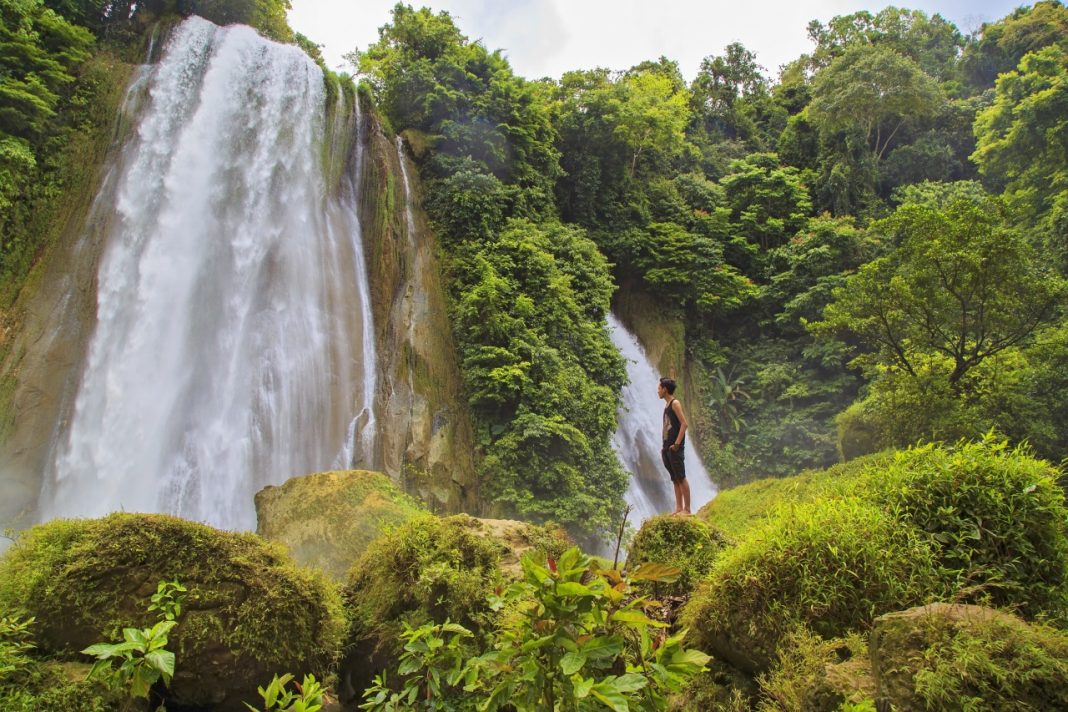 Pesona Curug Cikaso, Air Terjun Cantik di Sukabumi