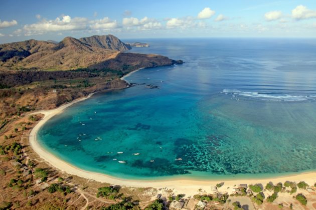 Pantai Maluk, Pantai Eksotis nan Tersembunyi di Sumbawa Barat - Where ...