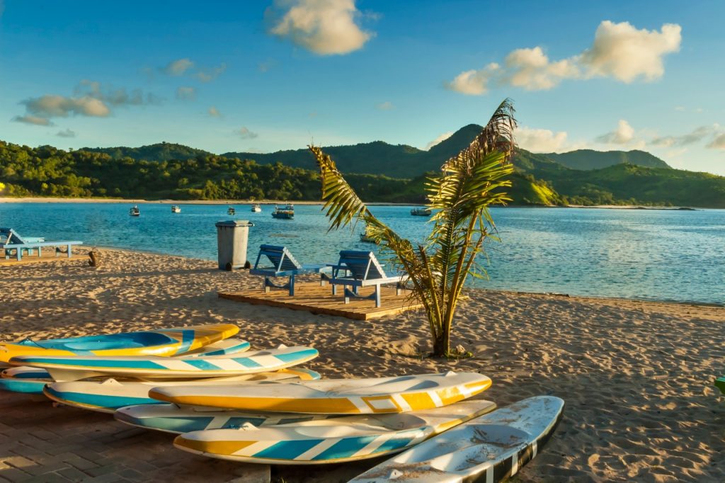 Pantai Maluk, Pantai Eksotis nan Tersembunyi di Sumbawa Barat - Where ...