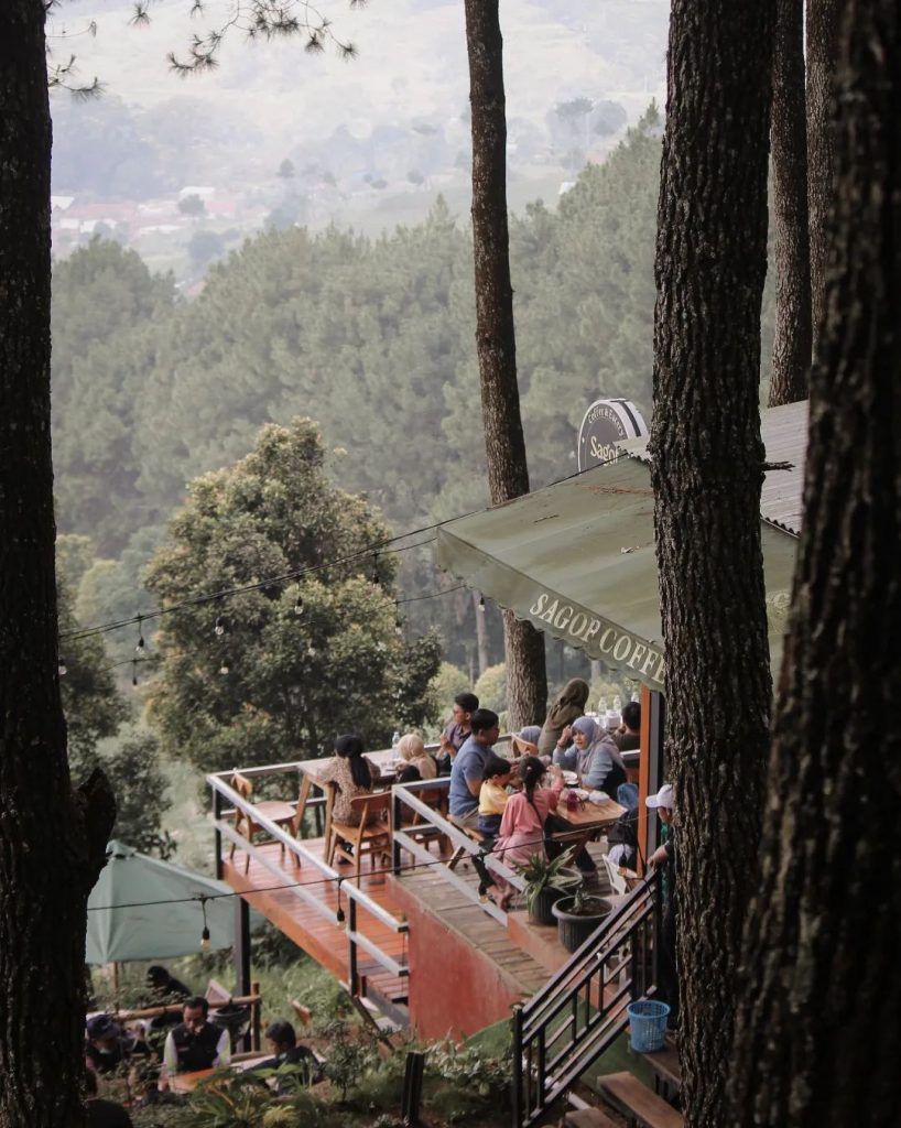 Talaga Surian Camp Park, Perkemahan Asri di Kaki Gunung Ciremai
