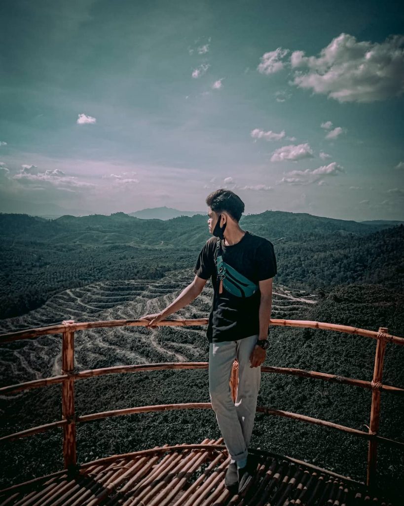 Mengungkap Keindahan Gunung Embun, Surga Tersembunyi di Atas Awan