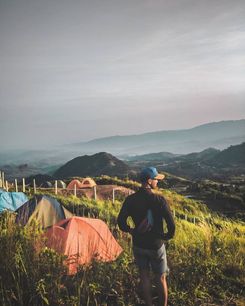 Menikmati Keindahan Gunung Kuta Bogor, Destinasi Ideal bagi Pendaki Pemula