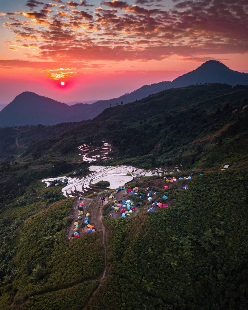 Menikmati Keindahan Gunung Kuta Bogor, Destinasi Ideal bagi Pendaki Pemula