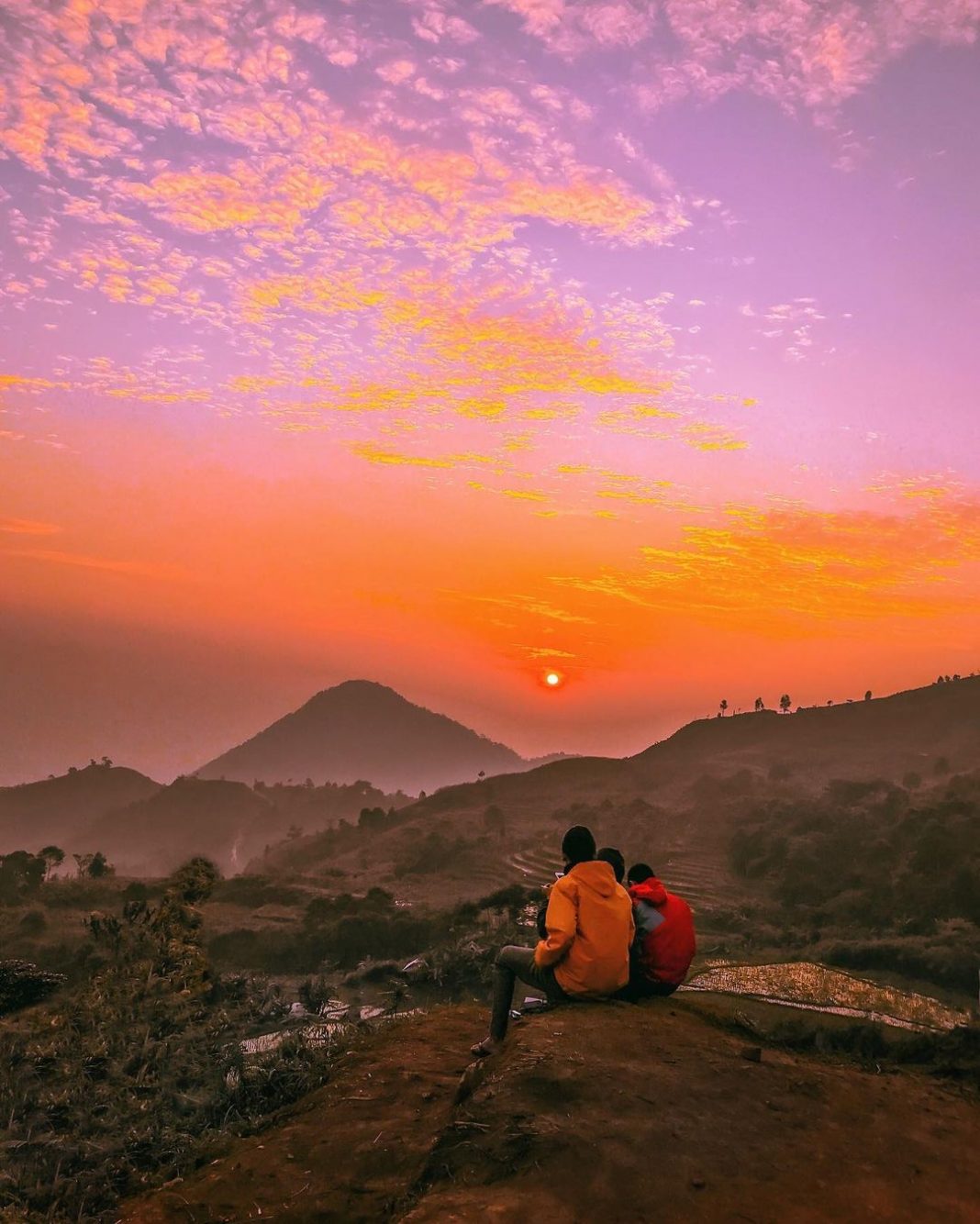 Menikmati Keindahan Gunung Kuta Bogor, Destinasi Ideal bagi Pendaki Pemula