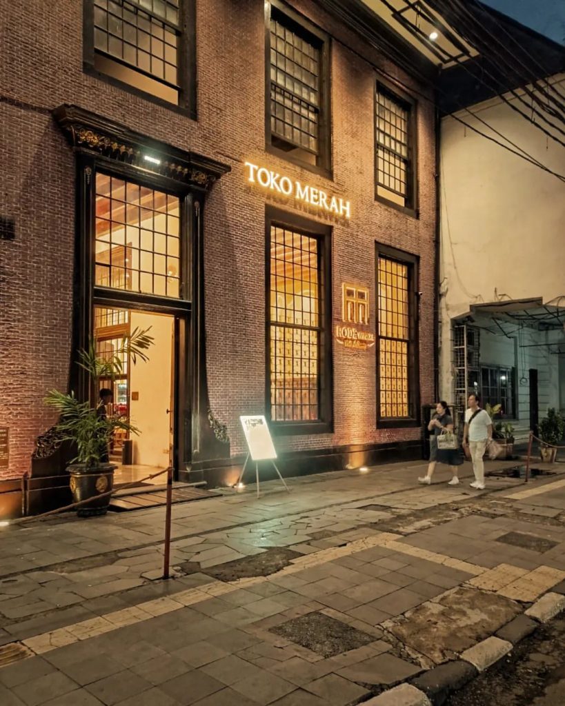Secangkir Kopi dan Jejak Sejarah di Rode Winkel, Kota Tua Jakarta