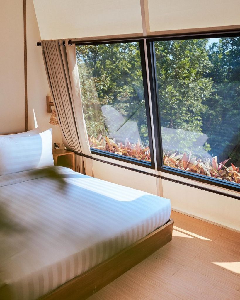 Luxcamp Bukit Damar, Glamping Baru di Puncak dengan Fasilitas Mewah